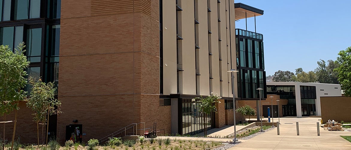 Dundee | UCR Housing Services